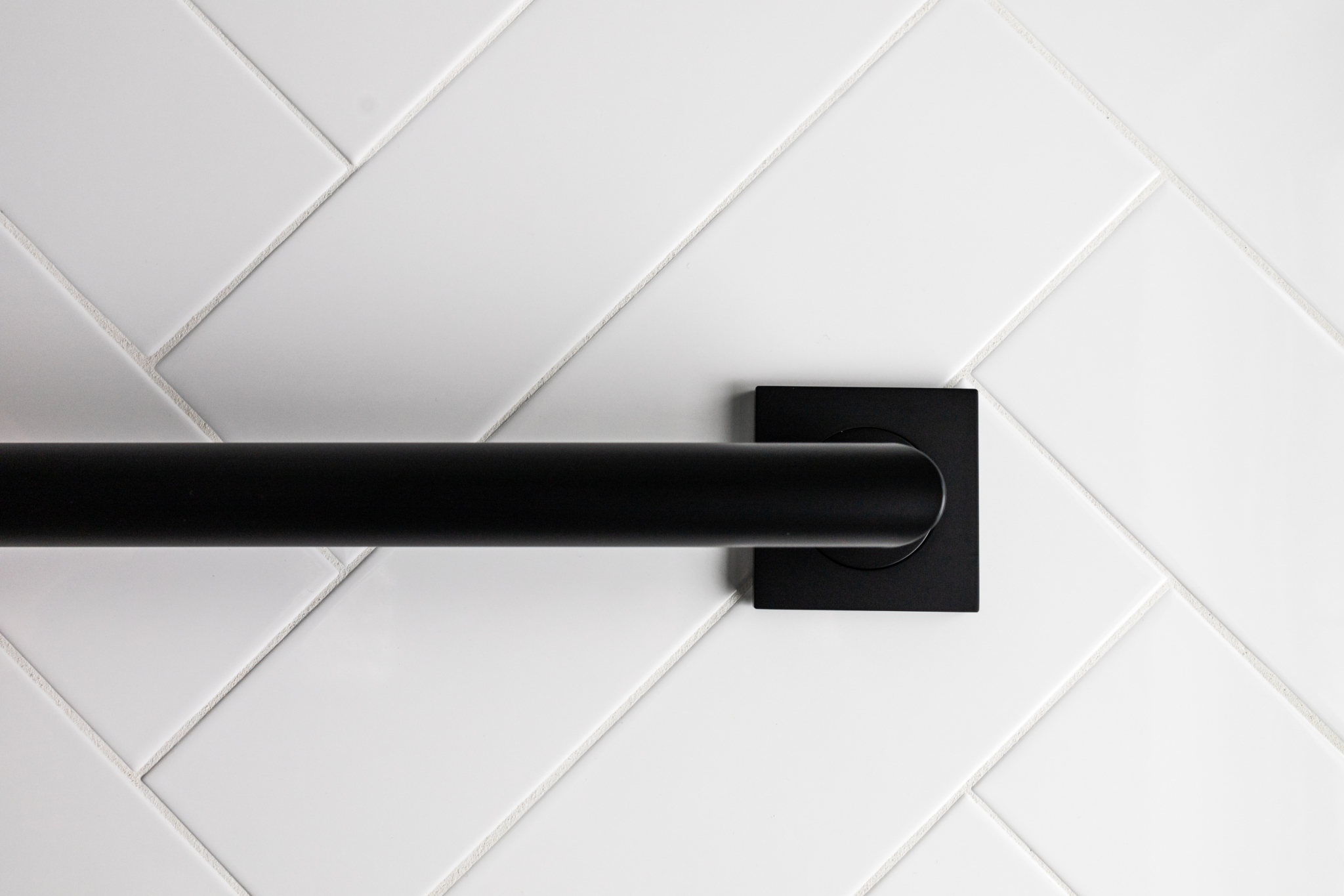 18" Crater Grab Bar - ICO Bath
